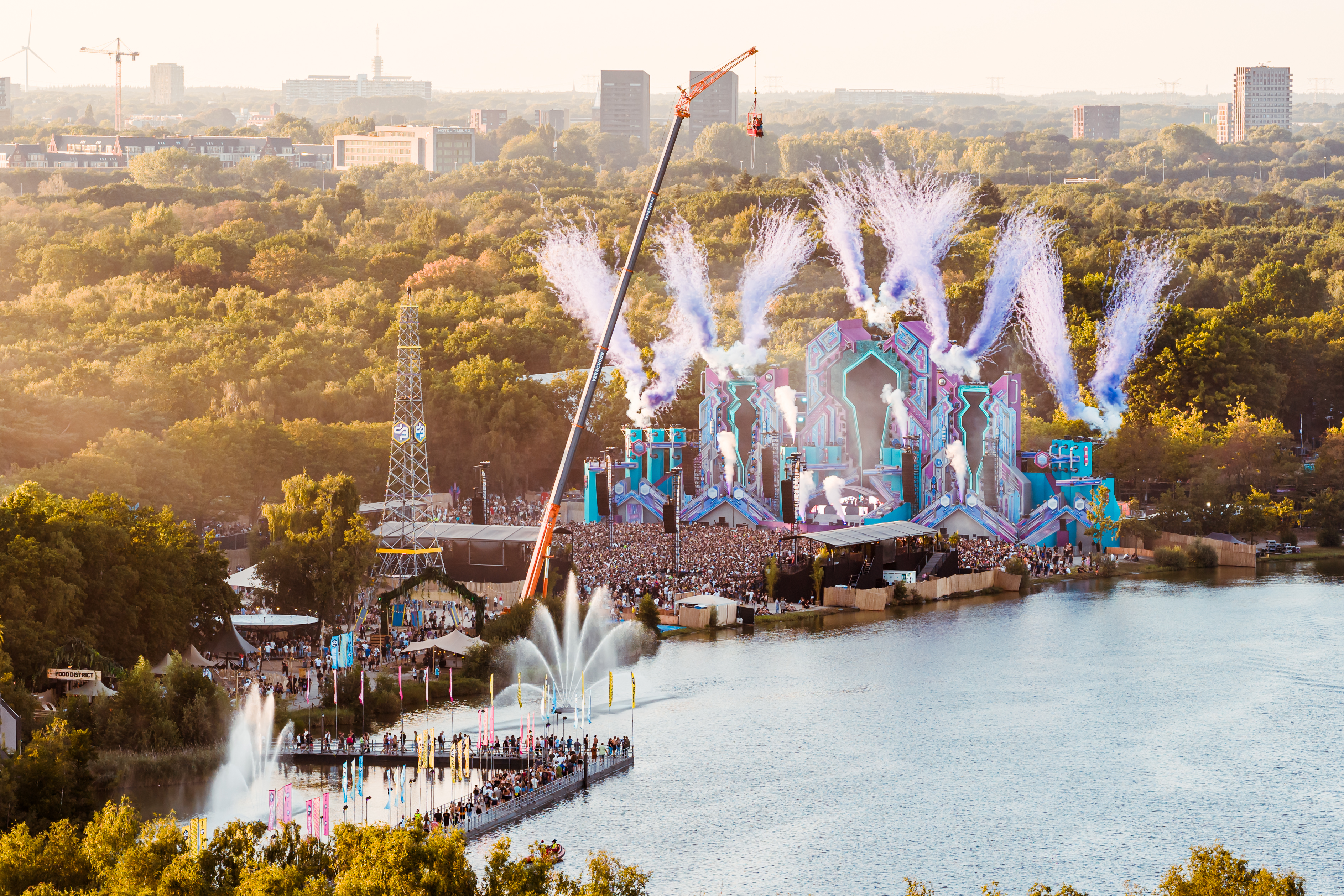 The road to Decibel outdoor 2026 begins with: THE SURGE | Hardstyle.com