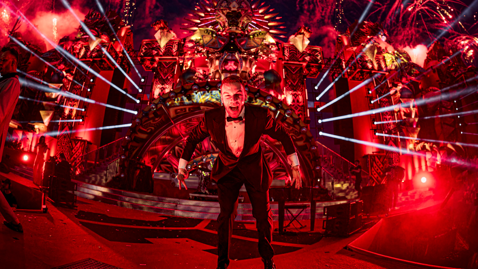 Sefa wraps up Defqon.1’s Friday with The Spotlight | Hardstyle.com