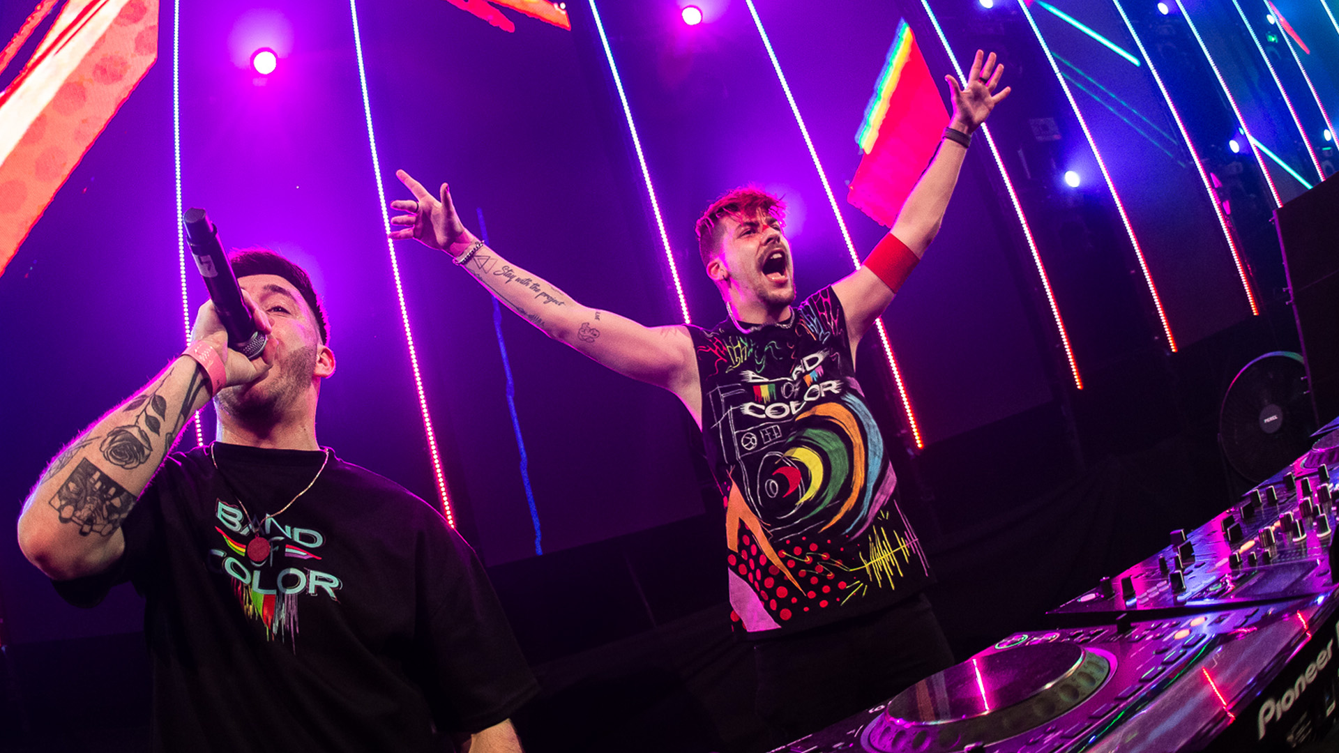 Cryex's Band of Color at Reverze leaves crowd speechless | Hardstyle.com