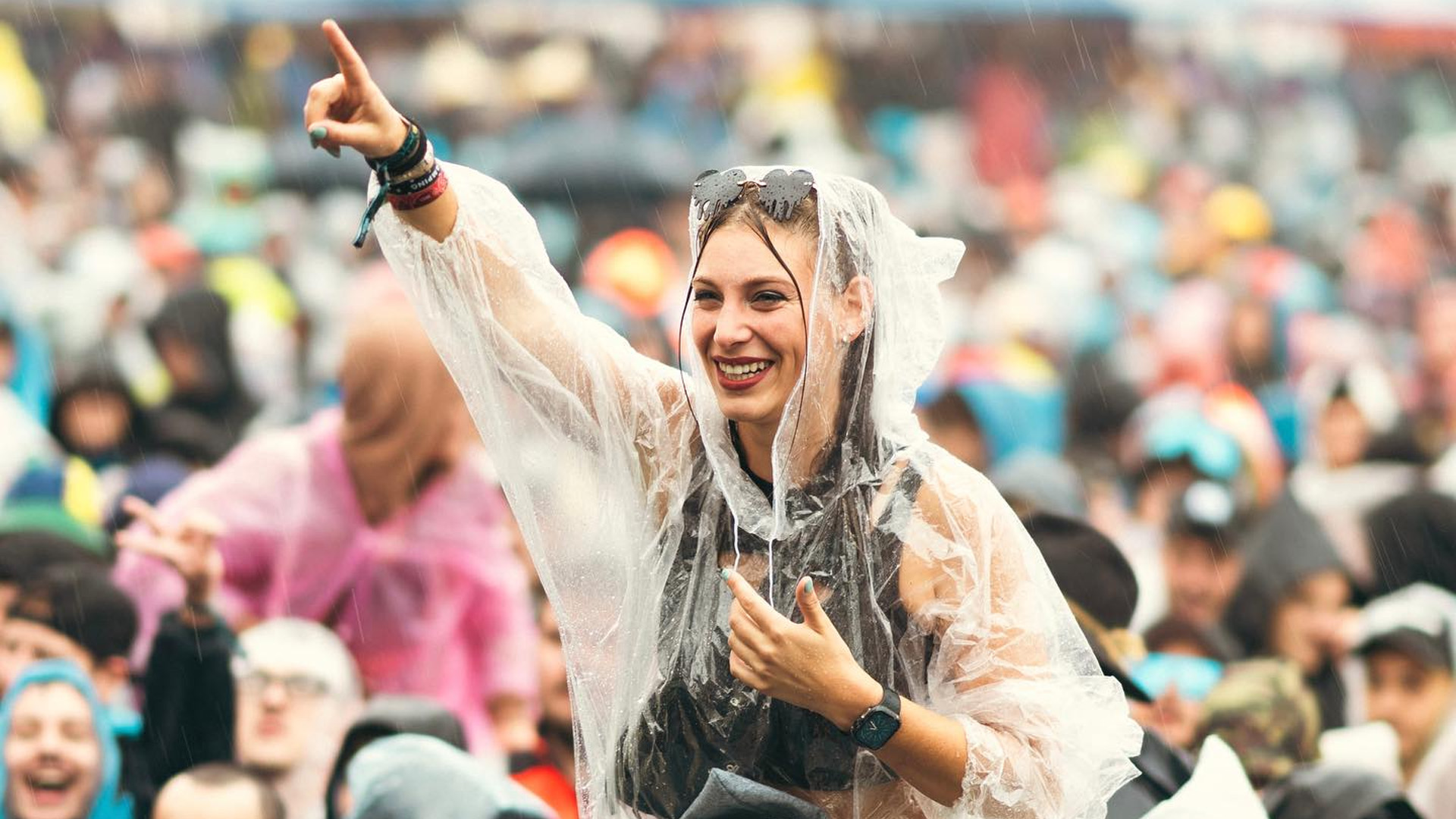 How to survive a festival in the rain? | Hardstyle.com